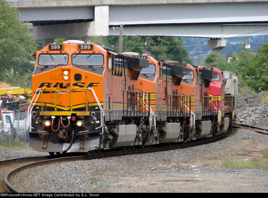 BNSF 599 West on the SeaLine